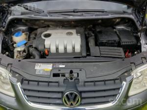 Grey Volkswagen Touran 2006 in Tukums, with an engine capacity of 1.90 L and mileage of 319 thousand km for 3700 €, photo 3 on AUTOMOTO.COM.LV