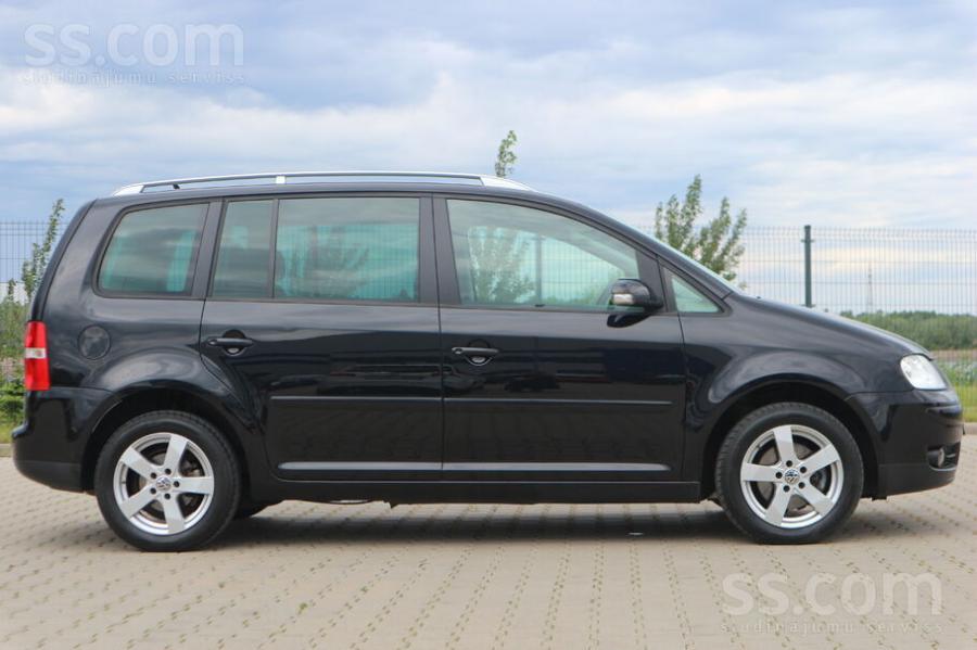 Pelēks Volkswagen Touran 2006 Rīga, ar dzinēja tilpumu 2.00 L un nobraukumu 289 tūkst. km par 3250 €, foto 6 vietnē AUTOMOTO.COM.LV