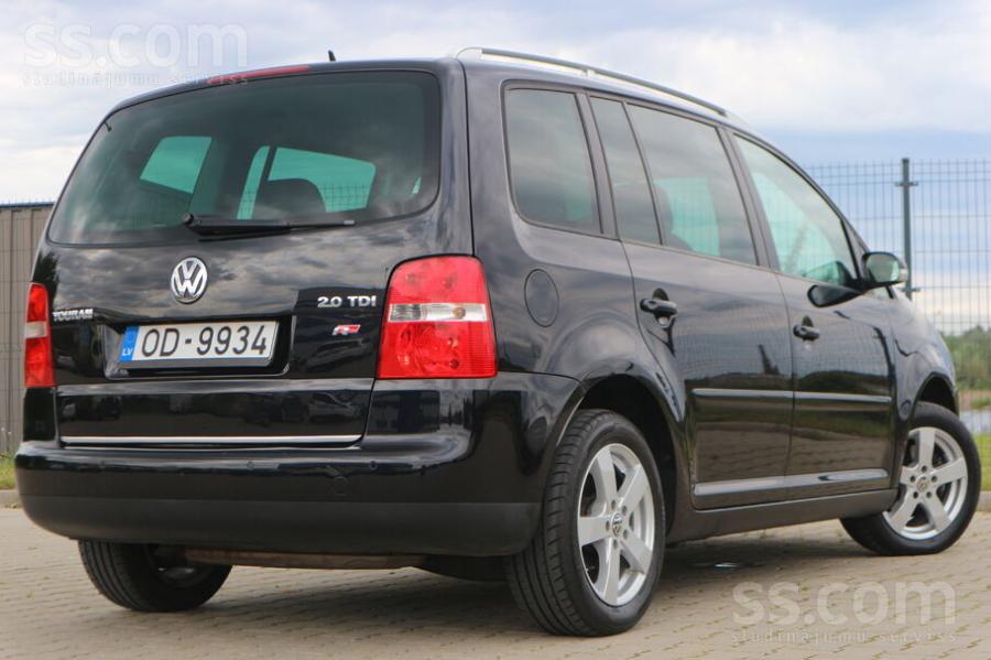 Pelēks Volkswagen Touran 2006 Rīga, ar dzinēja tilpumu 2.00 L un nobraukumu 289 tūkst. km par 3250 €, foto 7 vietnē AUTOMOTO.COM.LV
