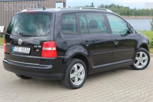 Pelēks Volkswagen Touran 2006 Rīga, ar dzinēja tilpumu 2.00 L un nobraukumu 289 tūkst. km par 3250 €, foto 8 vietnē AUTOMOTO.COM.LV