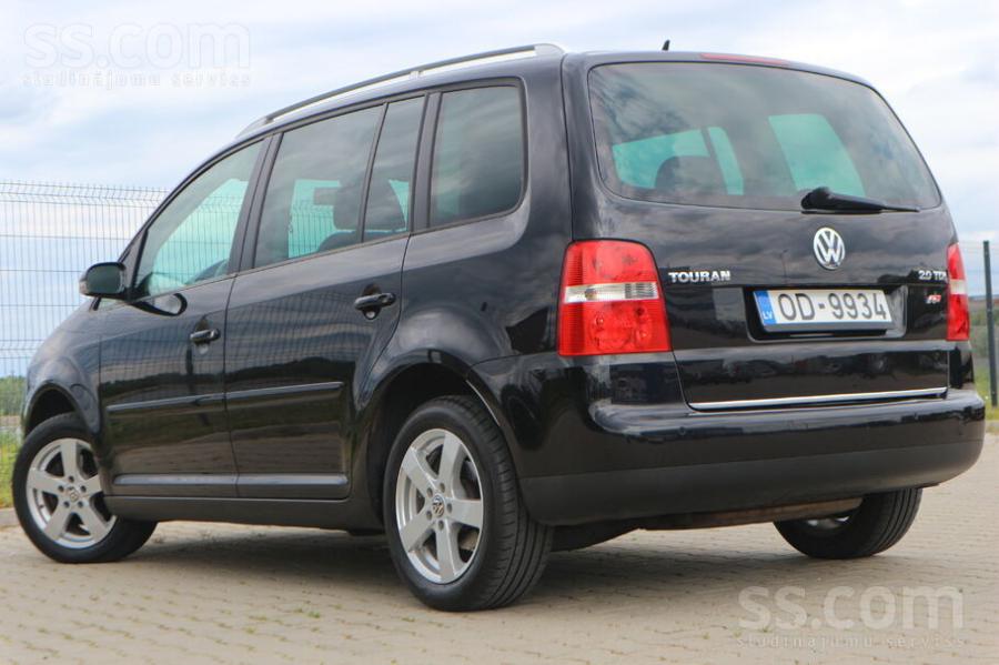 Pelēks Volkswagen Touran 2006 Rīga, ar dzinēja tilpumu 2.00 L un nobraukumu 289 tūkst. km par 3250 €, foto 10 vietnē AUTOMOTO.COM.LV