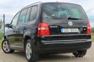 Pelēks Volkswagen Touran 2006 Rīga, ar dzinēja tilpumu 2.00 L un nobraukumu 289 tūkst. km par 3250 €, foto 11 vietnē AUTOMOTO.COM.LV