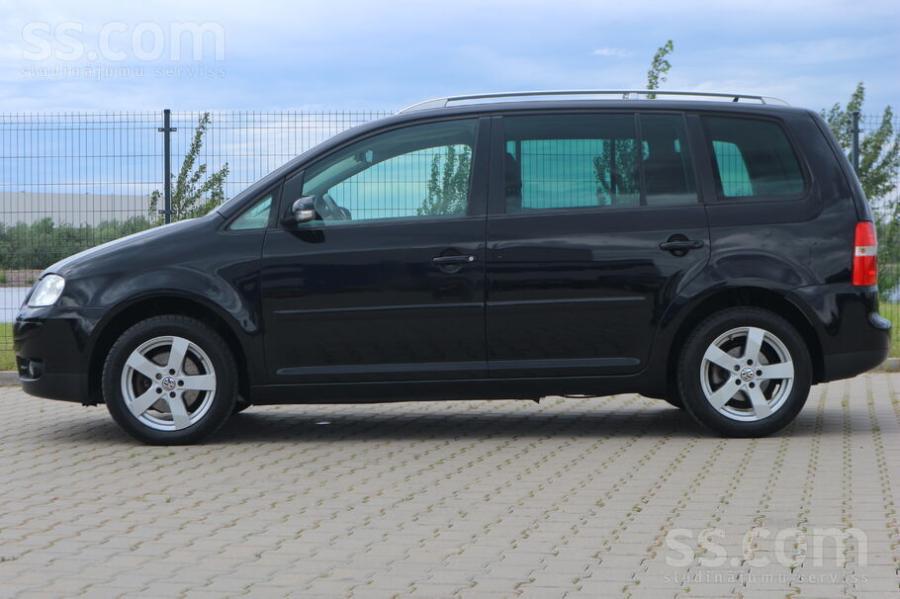 Pelēks Volkswagen Touran 2006 Rīga, ar dzinēja tilpumu 2.00 L un nobraukumu 289 tūkst. km par 3250 €, foto 12 vietnē AUTOMOTO.COM.LV