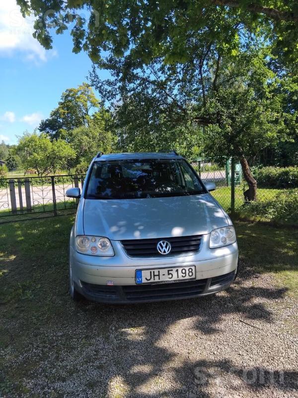 Grey Volkswagen Touran 2006 in Aizkraukle, with an engine capacity of 2.00 L and mileage of 380 thousand km for 1000 €, photo 2 on AUTOMOTO.COM.LV