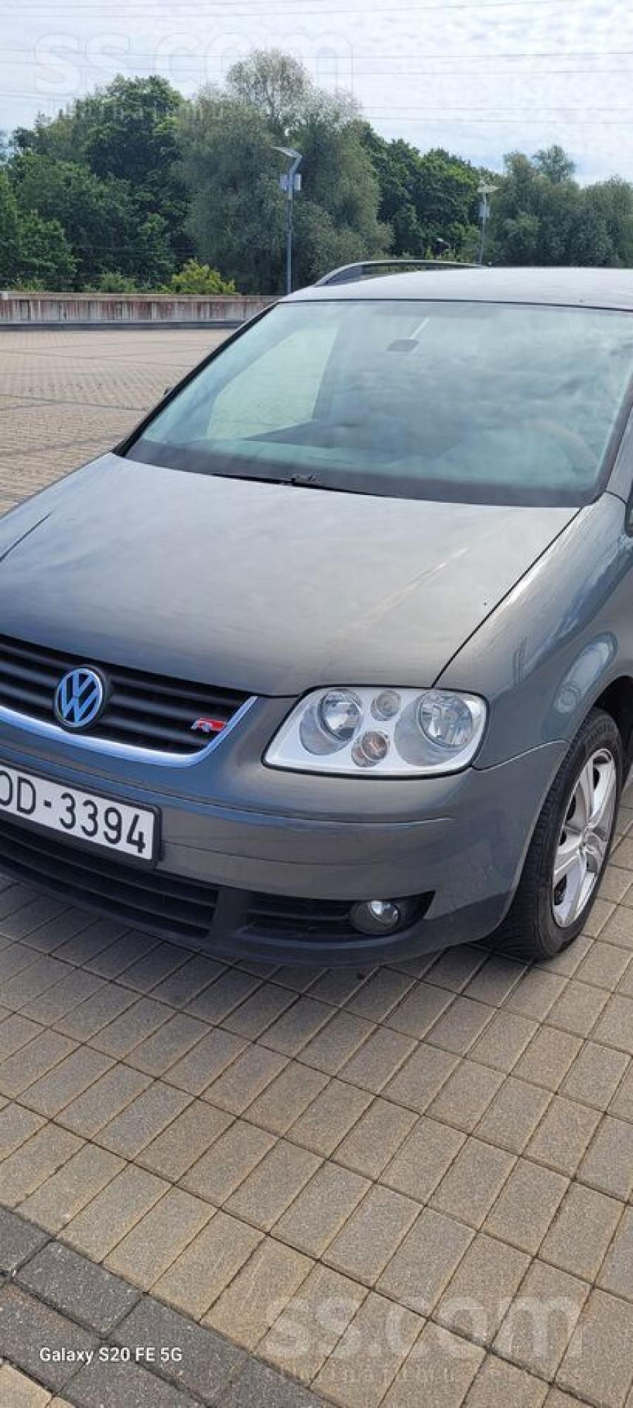 Pelēks Volkswagen Touran 2006 Rīga, ar dzinēja tilpumu 2.00 L un nobraukumu 280 tūkst. km par 3250 €, foto 5 vietnē AUTOMOTO.COM.LV