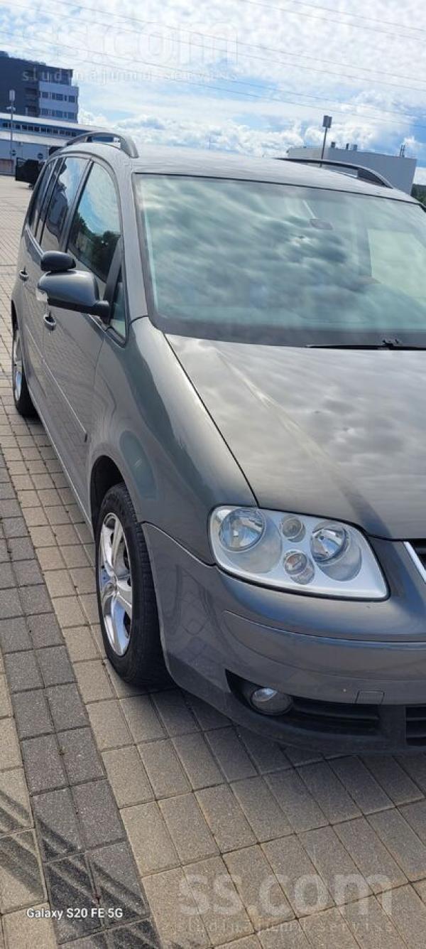Pelēks Volkswagen Touran 2006 Rīga, ar dzinēja tilpumu 2.00 L un nobraukumu 280 tūkst. km par 3250 €, foto 6 vietnē AUTOMOTO.COM.LV