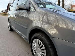 Grey Volkswagen Touran 2006 in Vilnius, with an engine capacity of 1.90 L and mileage of 279 thousand km for 2900 €, photo 6 on AUTOMOTO.COM.LV