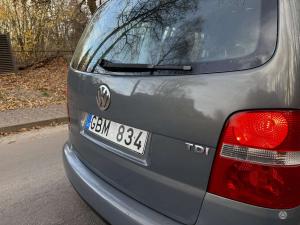 Grey Volkswagen Touran 2006 in Vilnius, with an engine capacity of 1.90 L and mileage of 279 thousand km for 2900 €, photo 8 on AUTOMOTO.COM.LV