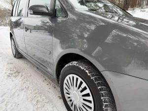 Pelēks Volkswagen Touran 2006 Viļņa, ar dzinēja tilpumu 1.97 L un nobraukumu 290 tūkst. km par 2600 €, foto 8 vietnē AUTOMOTO.COM.LV