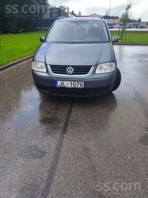 Grey Volkswagen Touran 2006 in Valmiera, with an engine capacity of 1.60 L and mileage of 350 thousand km for 1450 €, photo  on AUTOMOTO.COM.LV