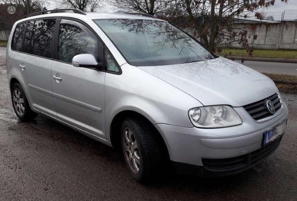 Grey Volkswagen Touran 2006 in Vilnius, with an engine capacity of 1.60 L and mileage of 191 thousand km for 2499 €, photo 3 on AUTOMOTO.COM.LV