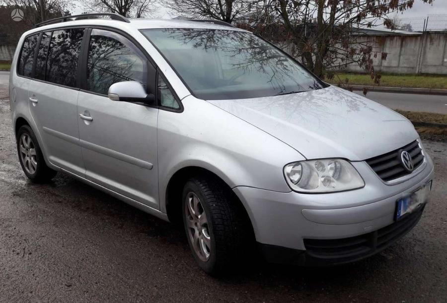 Pelēks Volkswagen Touran 2006 Viļņa, ar dzinēja tilpumu 1.60 L un nobraukumu 191 tūkst. km par 2499 €, foto 3 vietnē AUTOMOTO.COM.LV