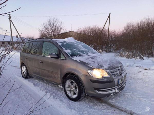 Серый Фольксваген Туран 2006 в Паневежис, объемом двигателя 1.90 л и пробегом 3783 тыс. км за 900 €, фото 5 на AUTOMOTO.COM.LV