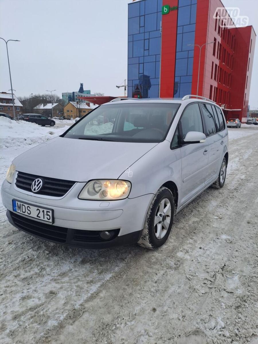 Grey Volkswagen Touran 2006 in Klaipeda, with an engine capacity of 2.00 L and mileage of 325 thousand km for 1750 €, photo 3 on AUTOMOTO.COM.LV