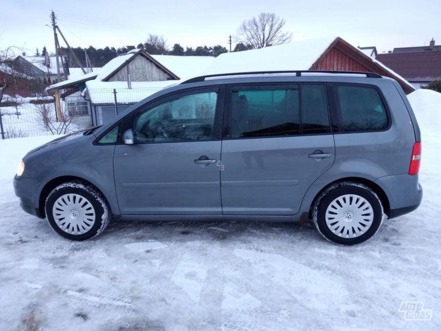 Pelēks Volkswagen Touran 2006 Ukmergė, ar dzinēja tilpumu 1.90 L un nobraukumu 264 tūkst. km par 2250 €, foto 1 vietnē AUTOMOTO.COM.LV