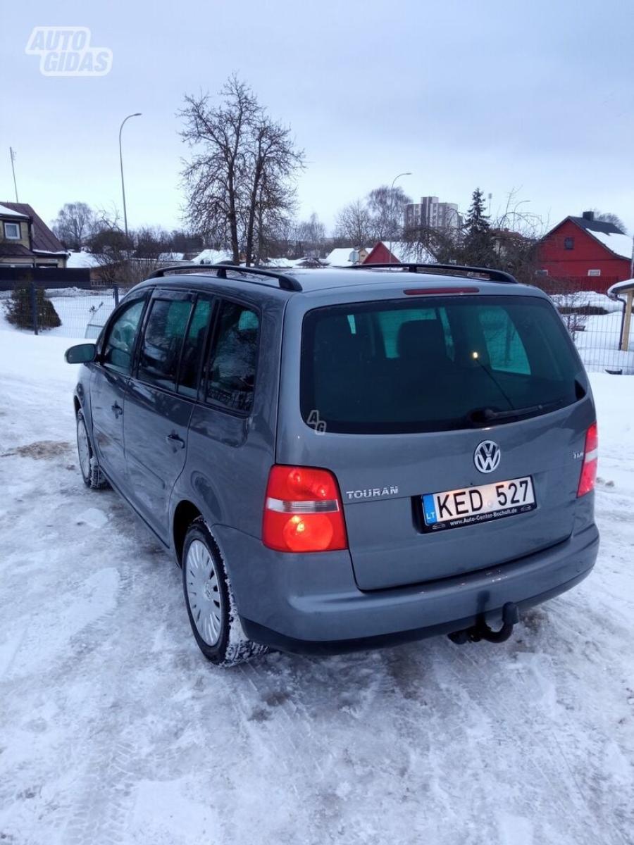 Pelēks Volkswagen Touran 2006 Ukmergė, ar dzinēja tilpumu 1.90 L un nobraukumu 264 tūkst. km par 2250 €, foto 2 vietnē AUTOMOTO.COM.LV