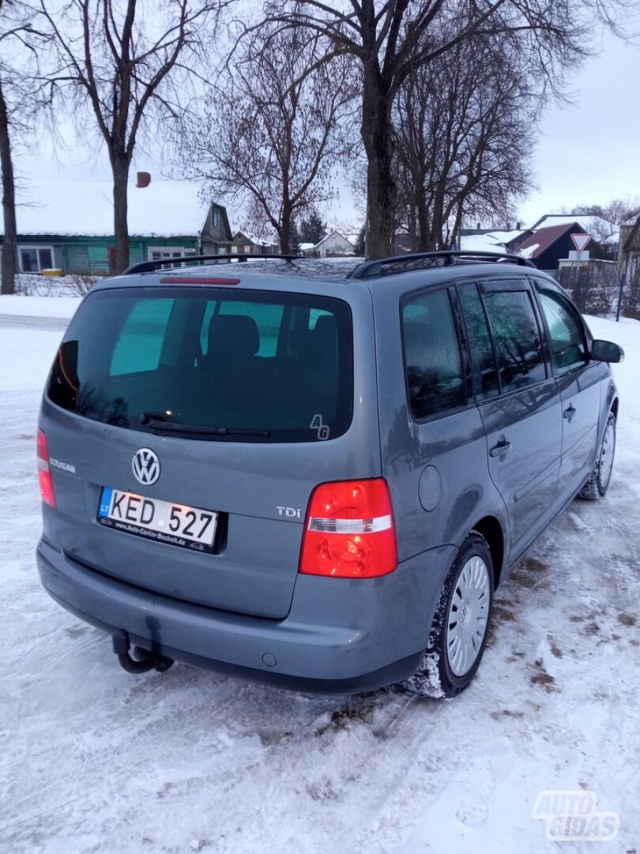 Pelēks Volkswagen Touran 2006 Ukmergė, ar dzinēja tilpumu 1.90 L un nobraukumu 264 tūkst. km par 2250 €, foto 4 vietnē AUTOMOTO.COM.LV
