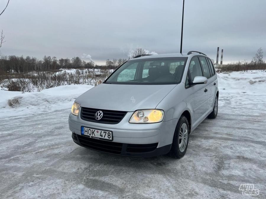 Pelēks Volkswagen Touran 2006 Kauņa, ar dzinēja tilpumu 2.00 L un nobraukumu 12 tūkst. km par 1550 €, foto 2 vietnē AUTOMOTO.COM.LV