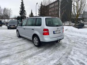 Pelēks Volkswagen Touran 2006 Kauņa, ar dzinēja tilpumu 2.00 L un nobraukumu 12 tūkst. km par 1550 €, foto 7 vietnē AUTOMOTO.COM.LV