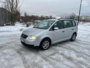 Pelēks Volkswagen Touran 2006 Kauņa, ar dzinēja tilpumu 2.00 L un nobraukumu 12 tūkst. km par 1550 €, foto 8 vietnē AUTOMOTO.COM.LV