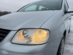 Pelēks Volkswagen Touran 2006 Kauņa, ar dzinēja tilpumu 2.00 L un nobraukumu 12 tūkst. km par 1550 €, foto 27 vietnē AUTOMOTO.COM.LV