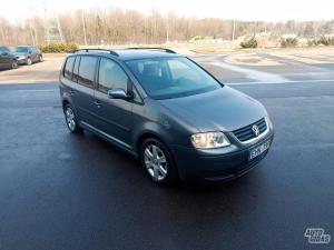 Grey Volkswagen Touran 2006 in Kaunas, with an engine capacity of 1.90 L and mileage of 337 thousand km for 1550 €, photo  on AUTOMOTO.COM.LV