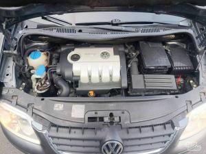Grey Volkswagen Touran 2006 in Kaunas, with an engine capacity of 1.90 L and mileage of 337 thousand km for 1550 €, photo 5 on AUTOMOTO.COM.LV
