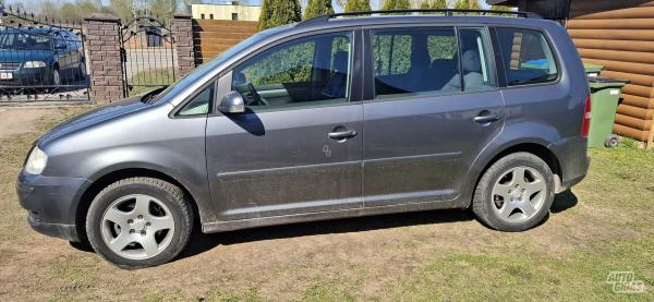 Pelēks Volkswagen Touran 2006 Kėdainiai, ar dzinēja tilpumu 1.90 L un nobraukumu 280 tūkst. km par 2000 €, foto 3 vietnē AUTOMOTO.COM.LV