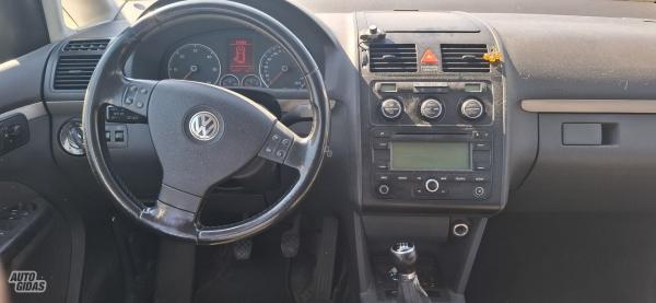 Pelēks Volkswagen Touran 2006 Kėdainiai, ar dzinēja tilpumu 1.90 L un nobraukumu 280 tūkst. km par 2000 €, foto 10 vietnē AUTOMOTO.COM.LV