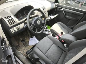 Grey Volkswagen Touran 2006 in Kaunas, with an engine capacity of 1.90 L and mileage of 275 thousand km for 480 €, photo 6 on AUTOMOTO.COM.LV