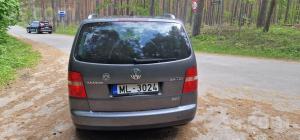 Grey Volkswagen Touran 2006 in Riga, with an engine capacity of 2.00 L and mileage of 218 thousand km for 2800 €, photo 5 on AUTOMOTO.COM.LV