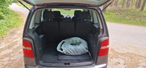 Grey Volkswagen Touran 2006 in Riga, with an engine capacity of 2.00 L and mileage of 218 thousand km for 2800 €, photo 6 on AUTOMOTO.COM.LV