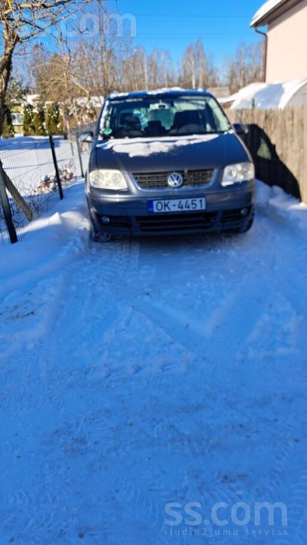 Pelēks Volkswagen Touran 2006 Rīga, ar dzinēja tilpumu 2.00 L un nobraukumu 292 tūkst. km par 2567 €, foto 1 vietnē AUTOMOTO.COM.LV