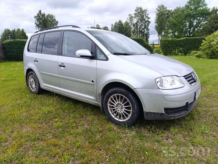 Pelēks Volkswagen Touran 2006 Aizkraukle, ar dzinēja tilpumu 1.90 L un nobraukumu 412 tūkst. km par 650 €, foto 3 vietnē AUTOMOTO.COM.LV