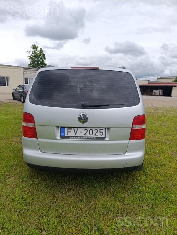 Pelēks Volkswagen Touran 2006 Aizkraukle, ar dzinēja tilpumu 1.90 L un nobraukumu 412 tūkst. km par 650 €, foto 4 vietnē AUTOMOTO.COM.LV