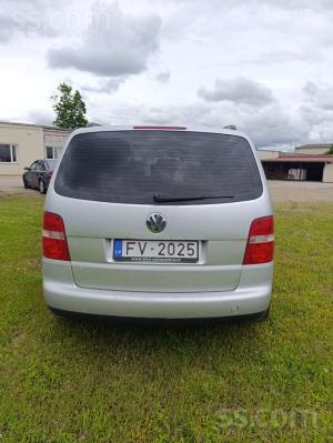 Pelēks Volkswagen Touran 2006 Aizkraukle, ar dzinēja tilpumu 1.90 L un nobraukumu 412 tūkst. km par 650 €, foto 5 vietnē AUTOMOTO.COM.LV