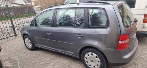 Pelēks Volkswagen Touran 2006 Klaipėda, ar dzinēja tilpumu 1.90 L un nobraukumu 300 tūkst. km par 400 €, foto  vietnē AUTOMOTO.COM.LV