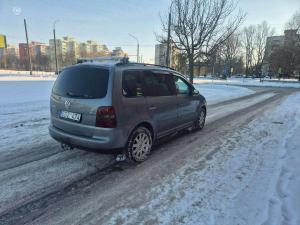 Серый Фольксваген Туран 2006 в Тельшяй, объемом двигателя 1.90 л и пробегом 300 тыс. км за 1000 €, фото 9 на AUTOMOTO.COM.LV