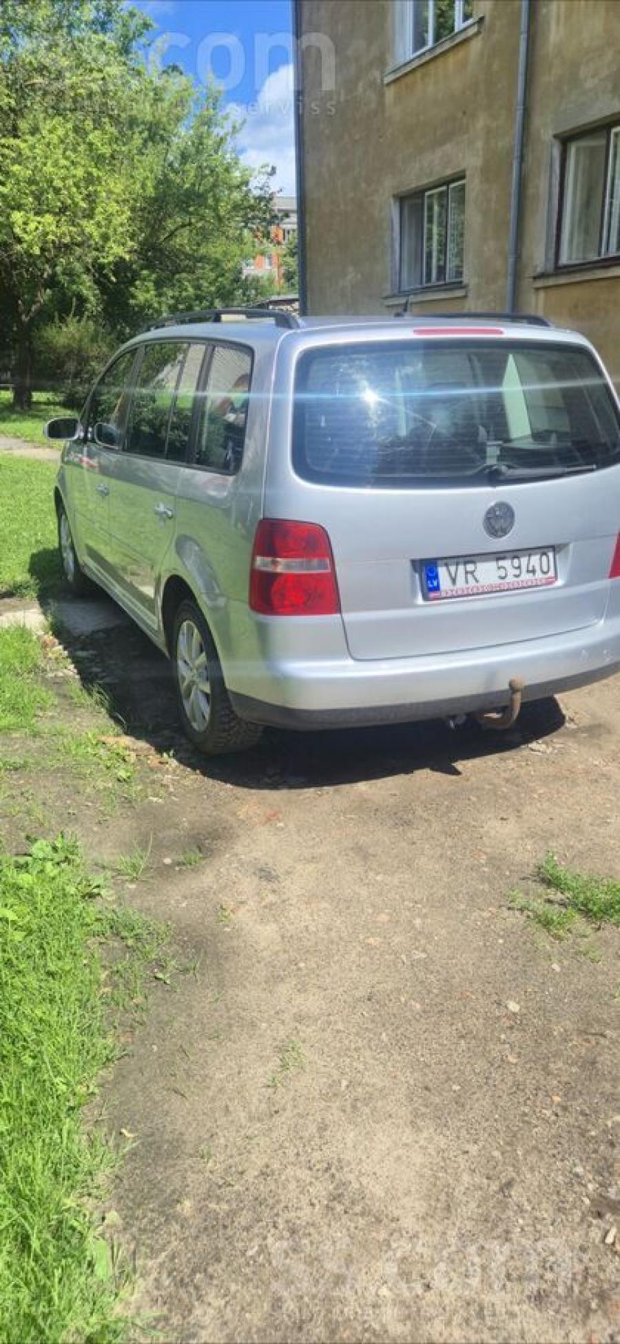 Pelēks Volkswagen Touran 2006 Jelgava, ar dzinēja tilpumu 1.90 L un nobraukumu 393 tūkst. km par 1300 €, foto 5 vietnē AUTOMOTO.COM.LV