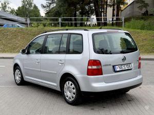 Pelēks Volkswagen Touran 2006 Viļņa, ar dzinēja tilpumu 1.90 L un nobraukumu 233 tūkst. km par 3000 €, foto 5 vietnē AUTOMOTO.COM.LV