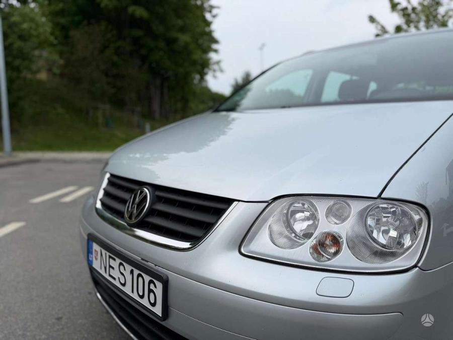 Pelēks Volkswagen Touran 2006 Viļņa, ar dzinēja tilpumu 1.90 L un nobraukumu 233 tūkst. km par 3000 €, foto 9 vietnē AUTOMOTO.COM.LV
