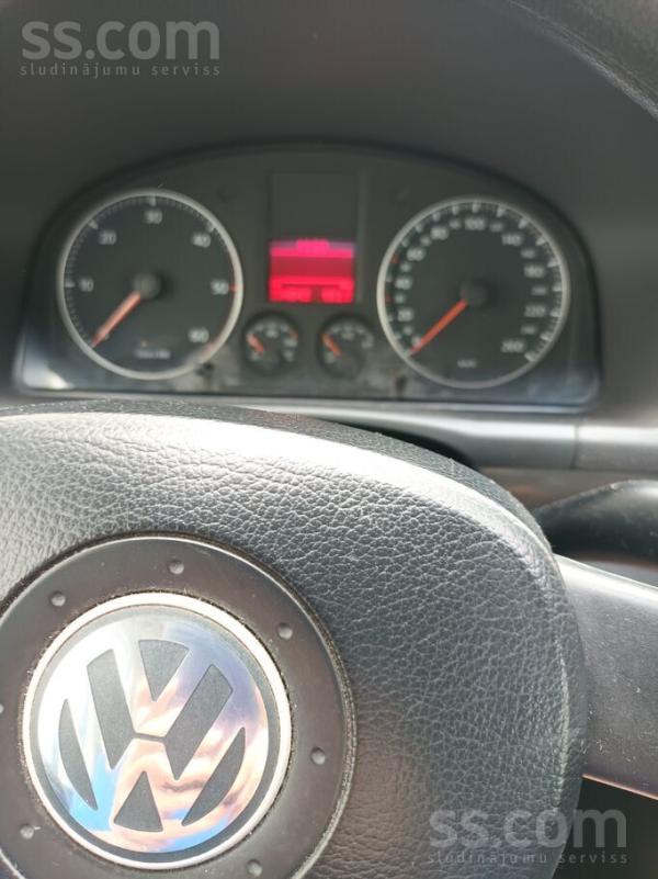 Pelēks Volkswagen Touran 2006 Daugavpils, ar dzinēja tilpumu 1.90 L un nobraukumu 205 tūkst. km par 1600 €, foto 6 vietnē AUTOMOTO.COM.LV