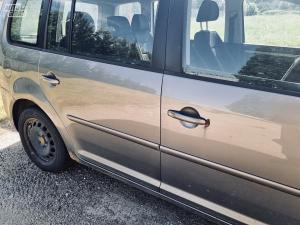 Pelēks Volkswagen Touran 2006 Jonava, ar dzinēja tilpumu 1.90 L un nobraukumu 387 tūkst. km par 850 €, foto 12 vietnē AUTOMOTO.COM.LV