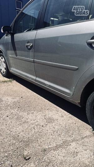 Pelēks Volkswagen Touran 2006 Jonava, ar dzinēja tilpumu 1.90 L un nobraukumu 387 tūkst. km par 850 €, foto 13 vietnē AUTOMOTO.COM.LV