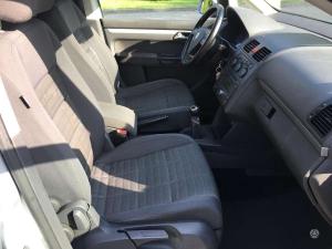 Grey Volkswagen Touran 2006 in Raseiniai, with an engine capacity of 1.97 L and mileage of 190 thousand km for 2650 €, photo 10 on AUTOMOTO.COM.LV