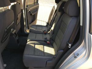 Grey Volkswagen Touran 2006 in Raseiniai, with an engine capacity of 1.97 L and mileage of 190 thousand km for 2650 €, photo 13 on AUTOMOTO.COM.LV
