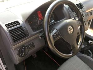 Grey Volkswagen Touran 2006 in Raseiniai, with an engine capacity of 1.97 L and mileage of 190 thousand km for 2650 €, photo 15 on AUTOMOTO.COM.LV