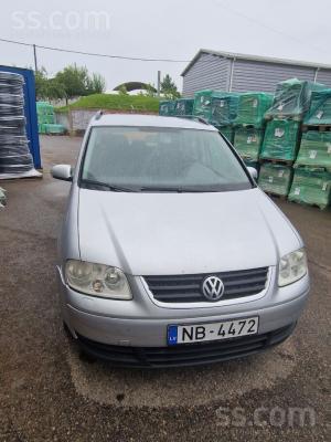 Pelēks Volkswagen Touran 2006 Rīga, ar dzinēja tilpumu 2.00 L un nobraukumu 266 tūkst. km par 2250 €, foto  vietnē AUTOMOTO.COM.LV