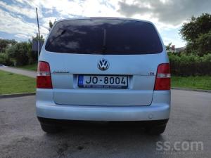 Pelēks Volkswagen Touran 2006 Rēzekne, ar dzinēja tilpumu 2.00 L un nobraukumu 292 tūkst. km par 2350 €, foto 4 vietnē AUTOMOTO.COM.LV