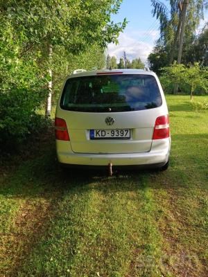 Pelēks Volkswagen Touran 2006 Jēkabpils, ar dzinēja tilpumu 2.00 L un nobraukumu 311 tūkst. km par 1800 €, foto 4 vietnē AUTOMOTO.COM.LV